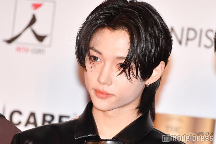 🎤Stray Kidsフィリックス、変装なしでNY地下鉄降臨 オフショット公開に反響「普通に乗っててびっくり」「絵になる」 - スレッド閲覧 ...