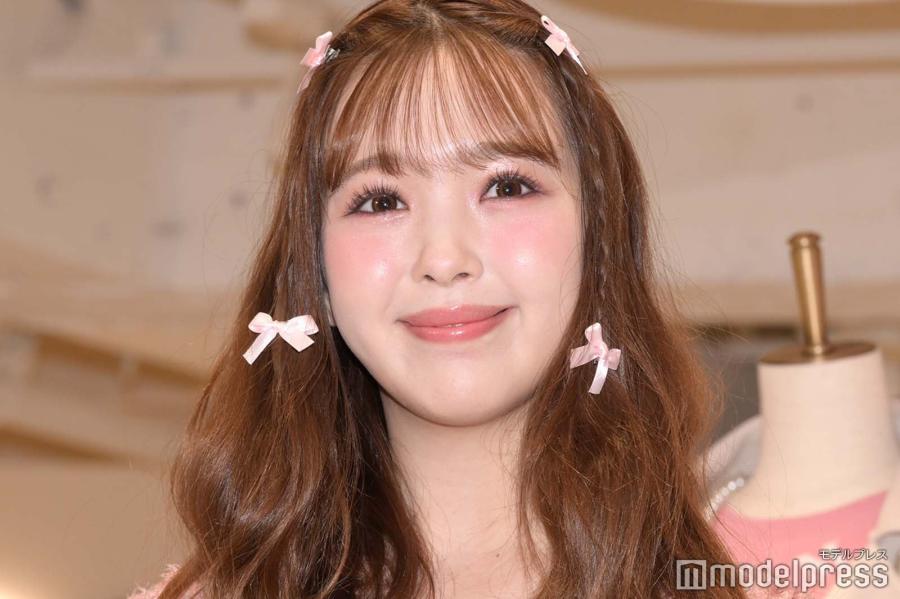 🎤藤田ニコル、ディレクションブランド「CALNAMUR」初店舗オープン ほっそり二の腕際立つピンクドレス姿で登場 - スレッド閲覧｜爆サイ ...