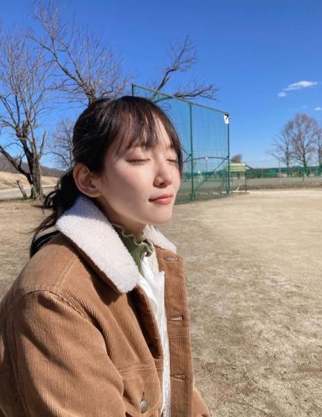 🎤吉岡里帆、風を感じながらうっとり。疲れも吹き飛ぶ癒しの笑顔にほっこり！ - スレッド閲覧｜爆サイ.com南部九州版