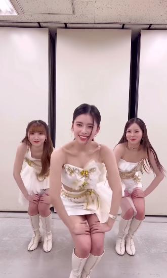 🎤NiziU・ミイヒ&リマ&マコ、紅白で披露の「Habit」ダンスを公開！天使すぎる"マリミ"のキレキレダンスに釘付け - スレッド閲覧｜爆サイ.com四国版